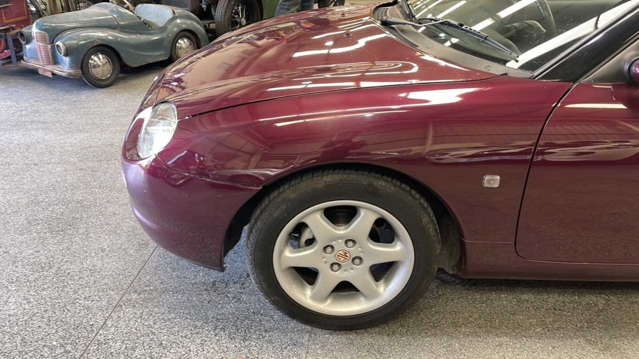 Lot 187 - 1999 MG MGF SPORTS