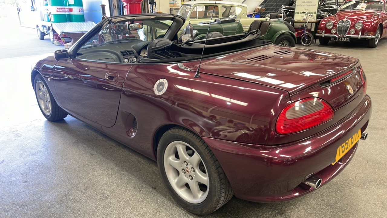 Lot 187 - 1999 MG MGF SPORTS