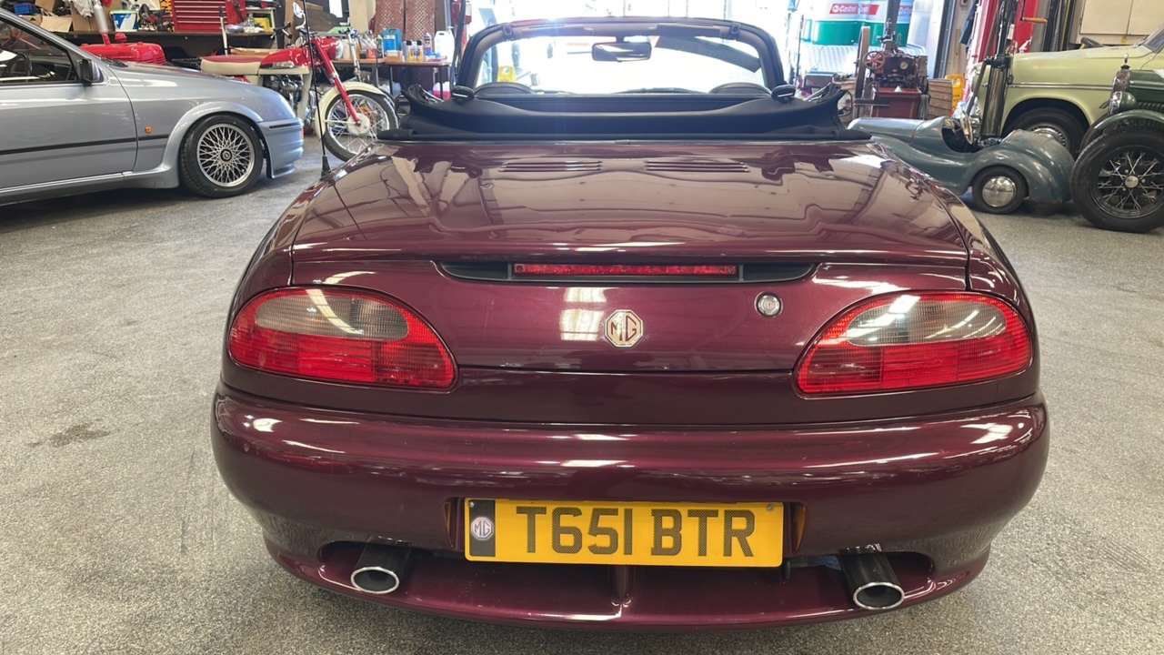 Lot 187 - 1999 MG MGF SPORTS
