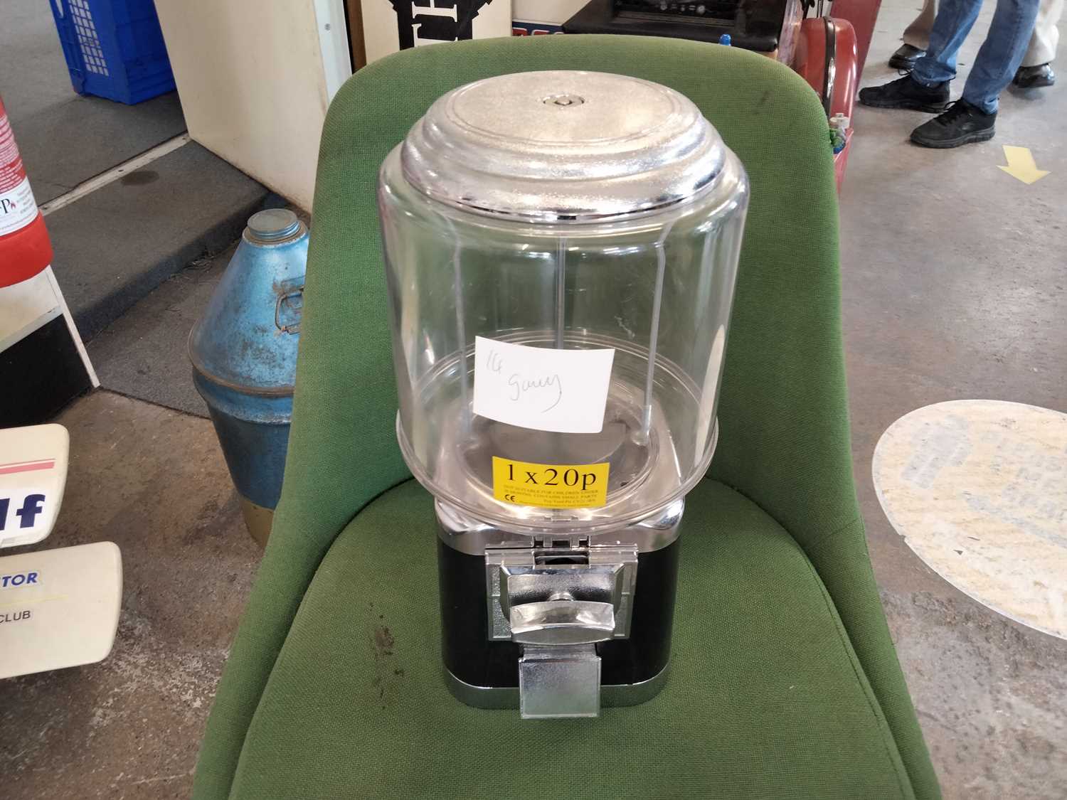 Lot 592 - GUM BALL MACHINE