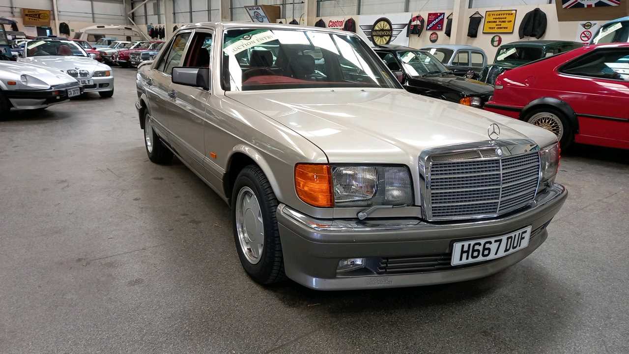 Lot 22 - 1990 MERCEDES 300 SE AUTO