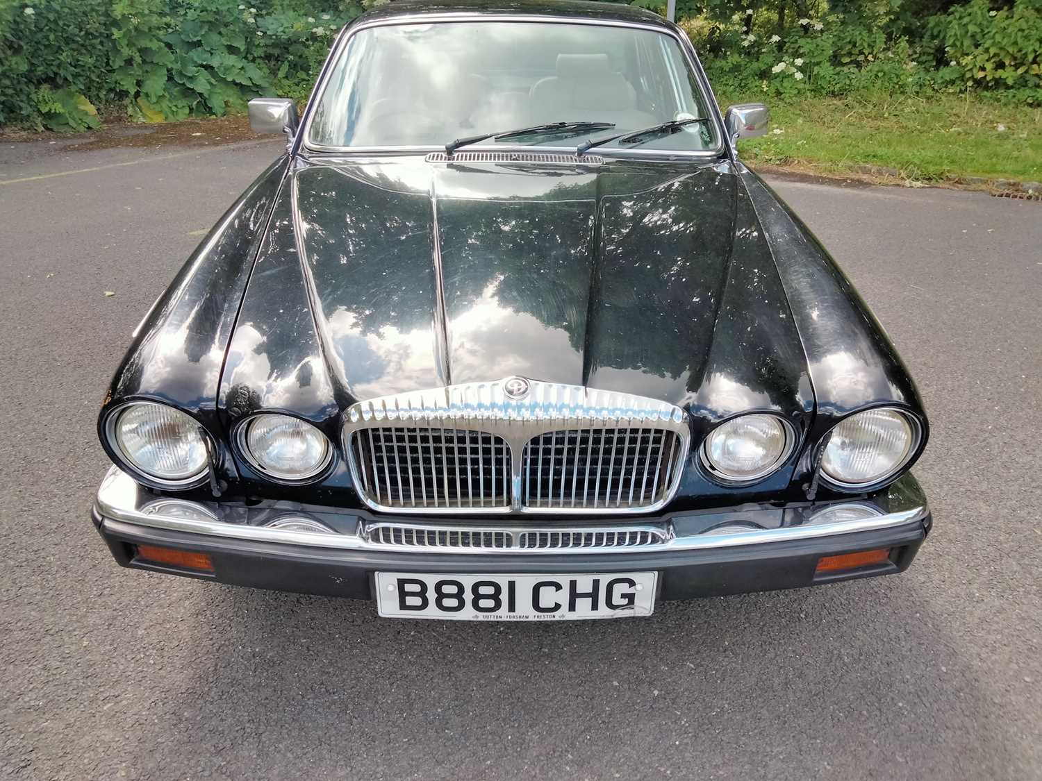 Lot 28 - 1984 DAIMLER DOUBLE SIX AUTO