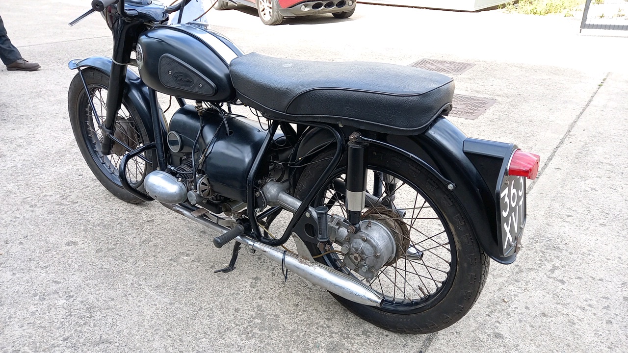 Lot 42 - 1960 VELOCETTE VALIANT