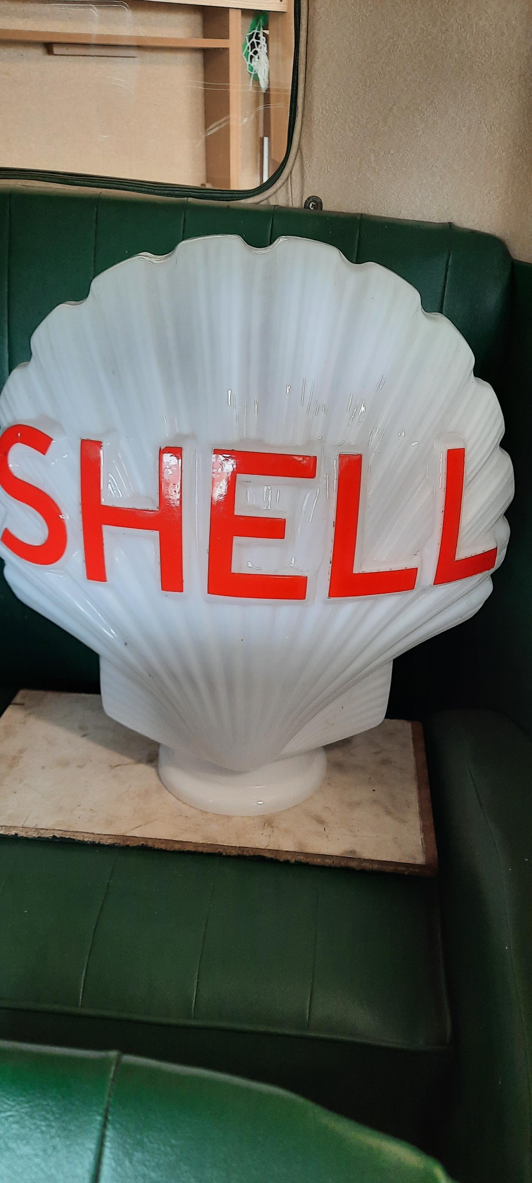 Lot 36 - SHELL GLOBE