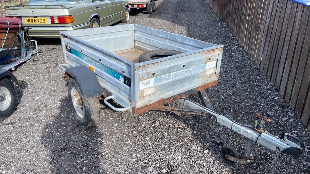 Lot 110 - 2 WHEEL CAMEL TRAILER