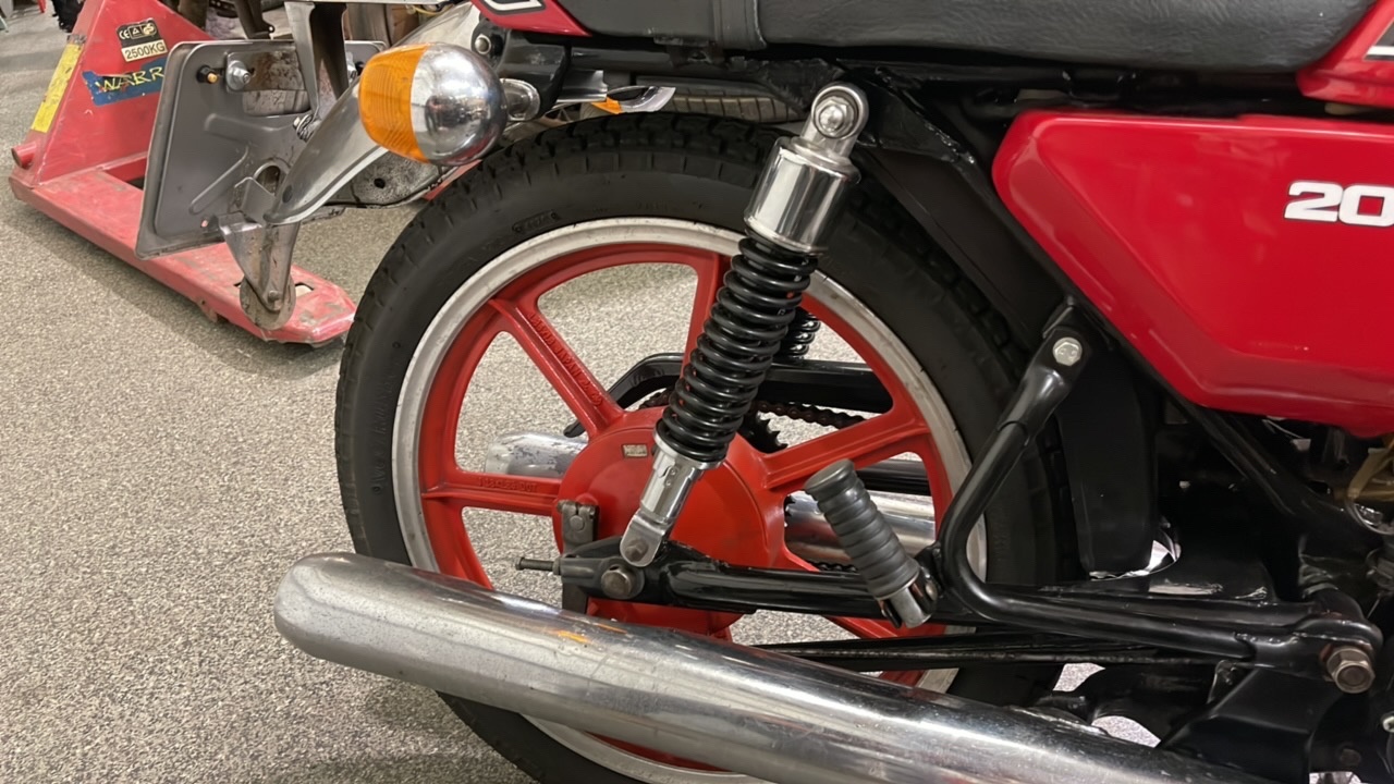 Lot 114 - 1980 YAMAHA RD200DX