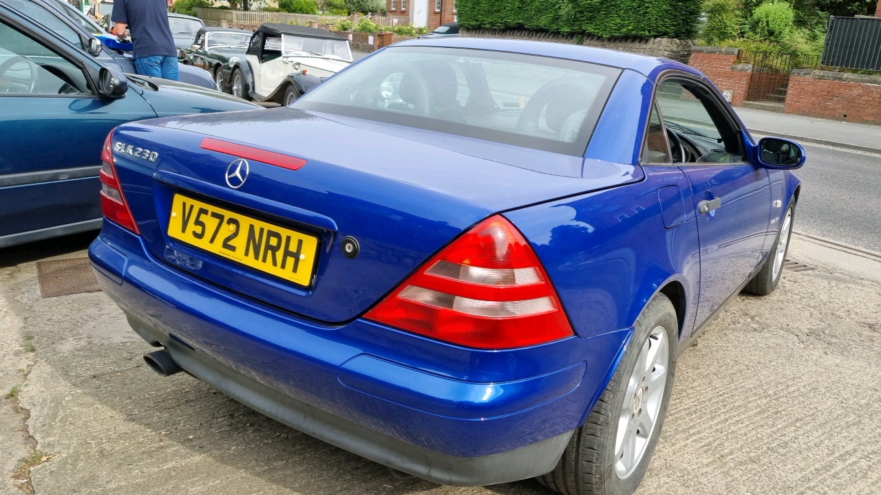 Lot 350 - 1999 MERCEDES SLK 230 KOMPRESSOR