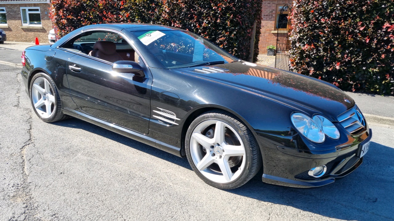 Lot 398 - 2006 MERCEDES SL500 AUTO