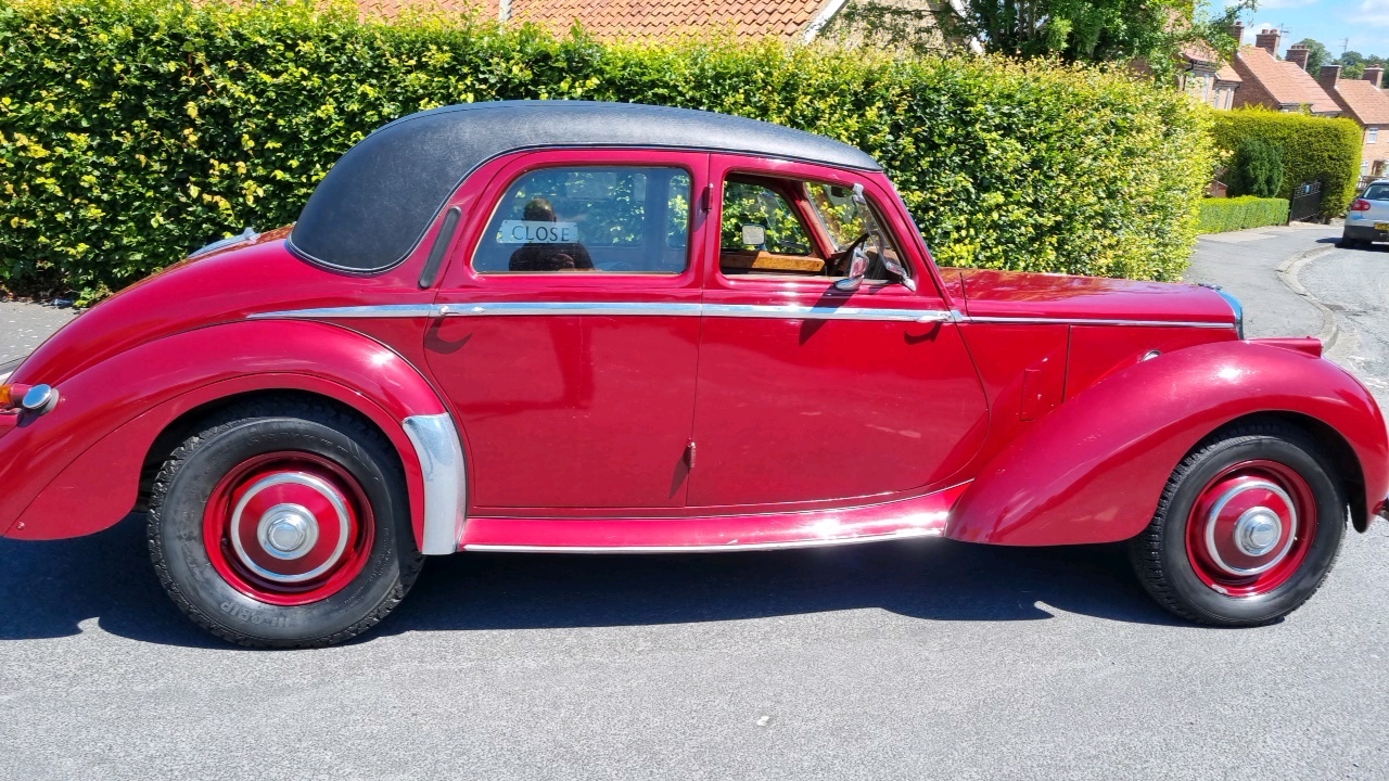 Lot 422 - 1955 RILEY RME 1.5 LITRE