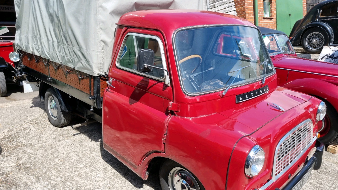 Lot 502 - 1969 BEDFORD TIPPER