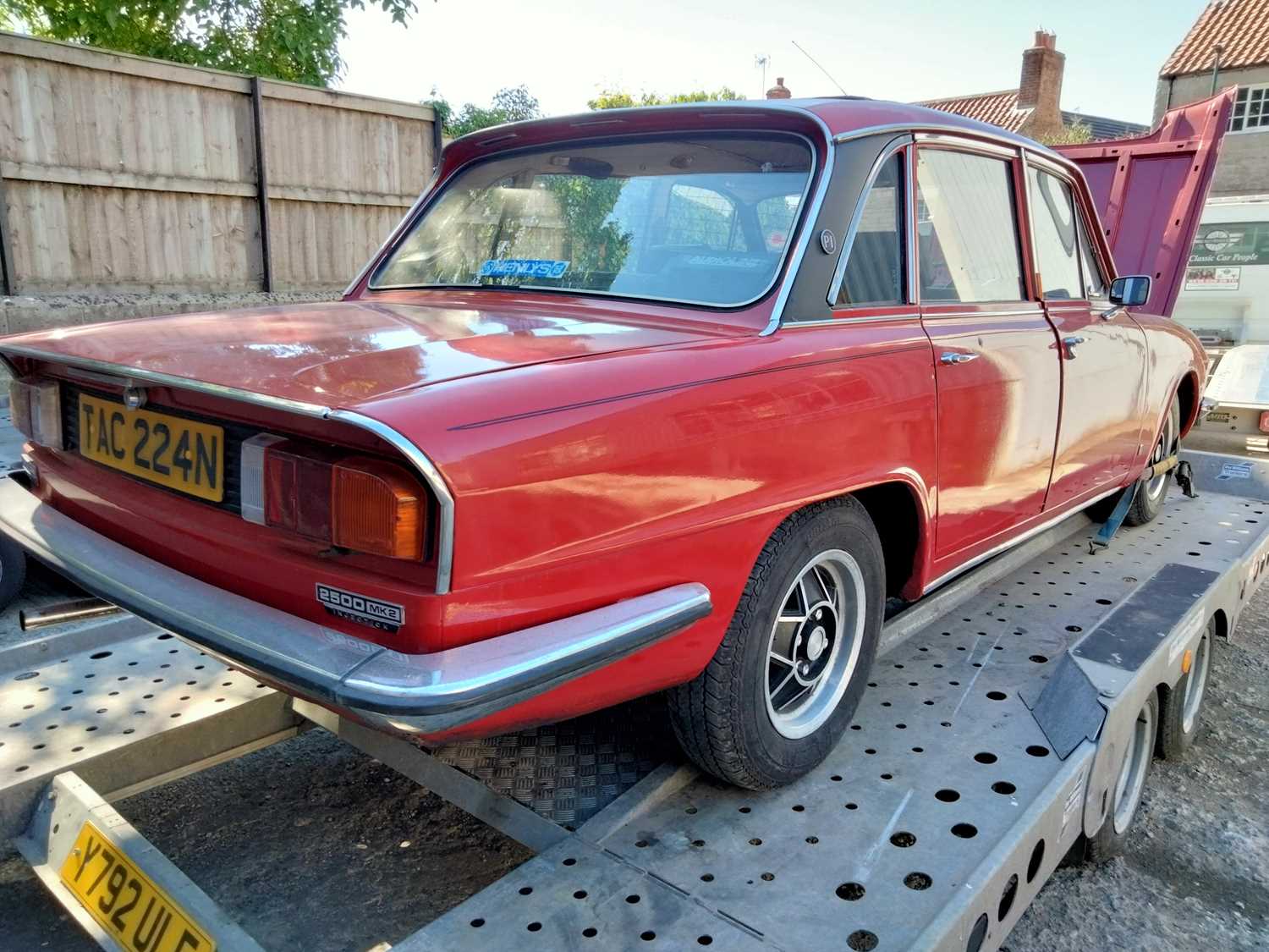 Lot 525 - 1974 TRIUMPH 2.5 PI