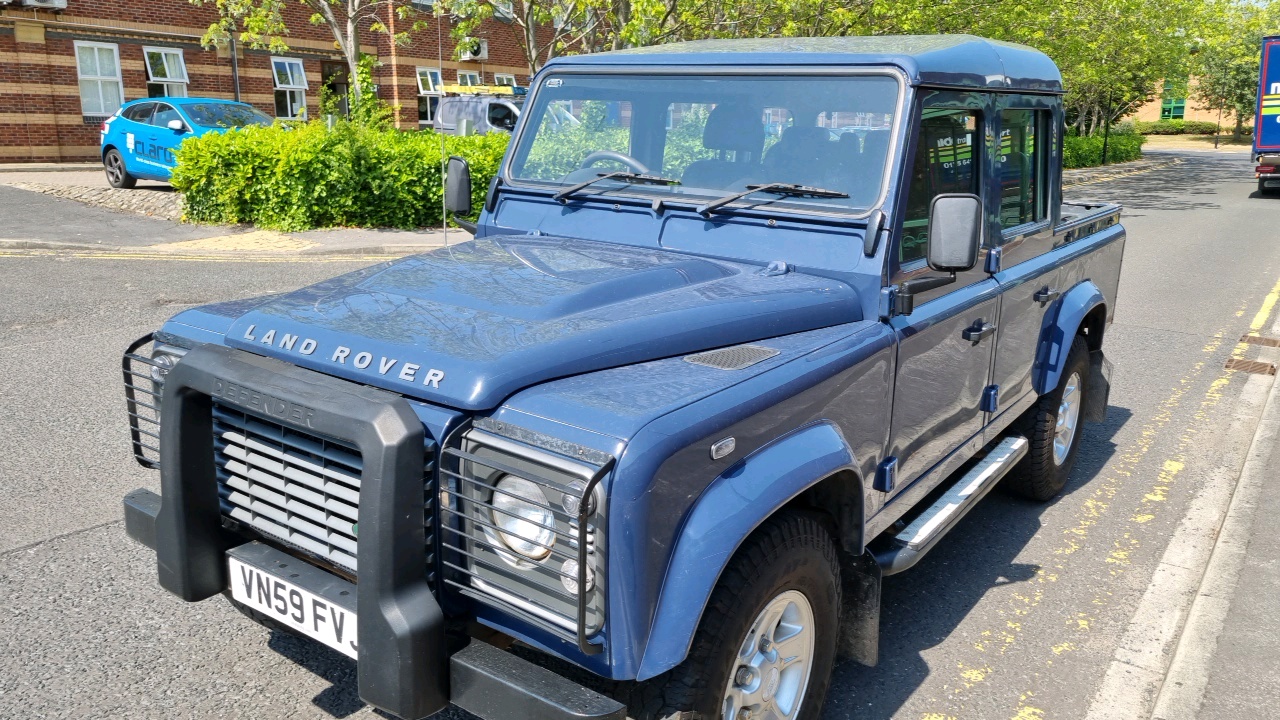 Lot 43 - 2009 LAND ROVER DEFENDER 110 XS DC LWB