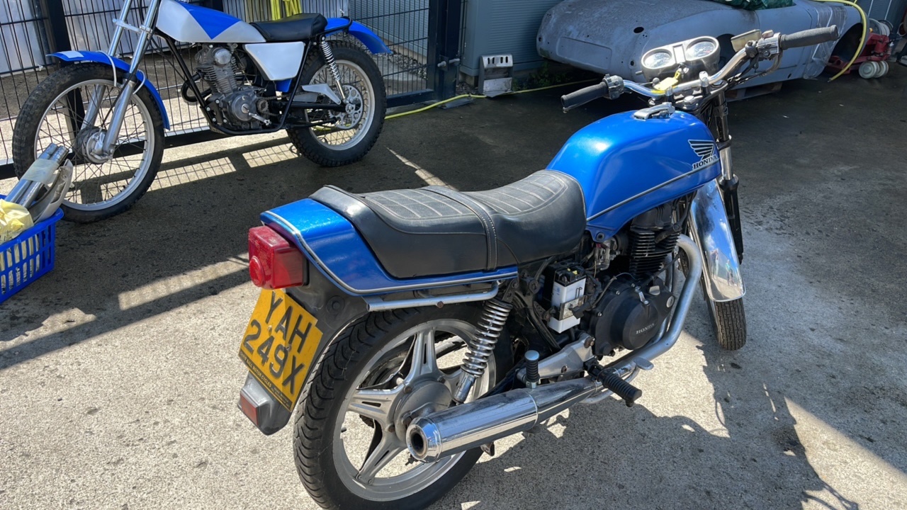 Lot 34 - 1982 HONDA CB250N