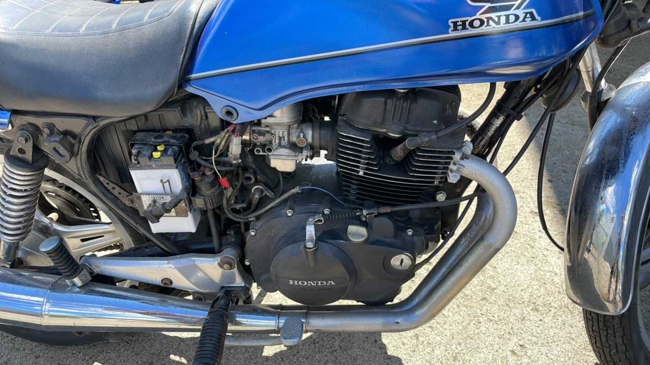 Lot 34 - 1982 HONDA CB250N