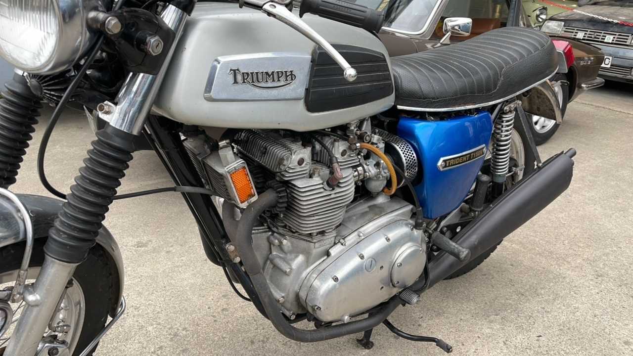Lot 23 - 1975 TRIUMPH TRIDENT T150V