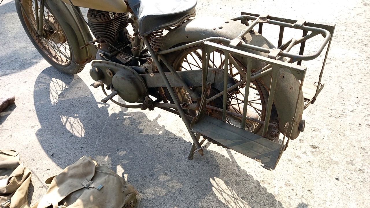 Lot 50 - BSA WDM20 ARMY MOTORBIKE