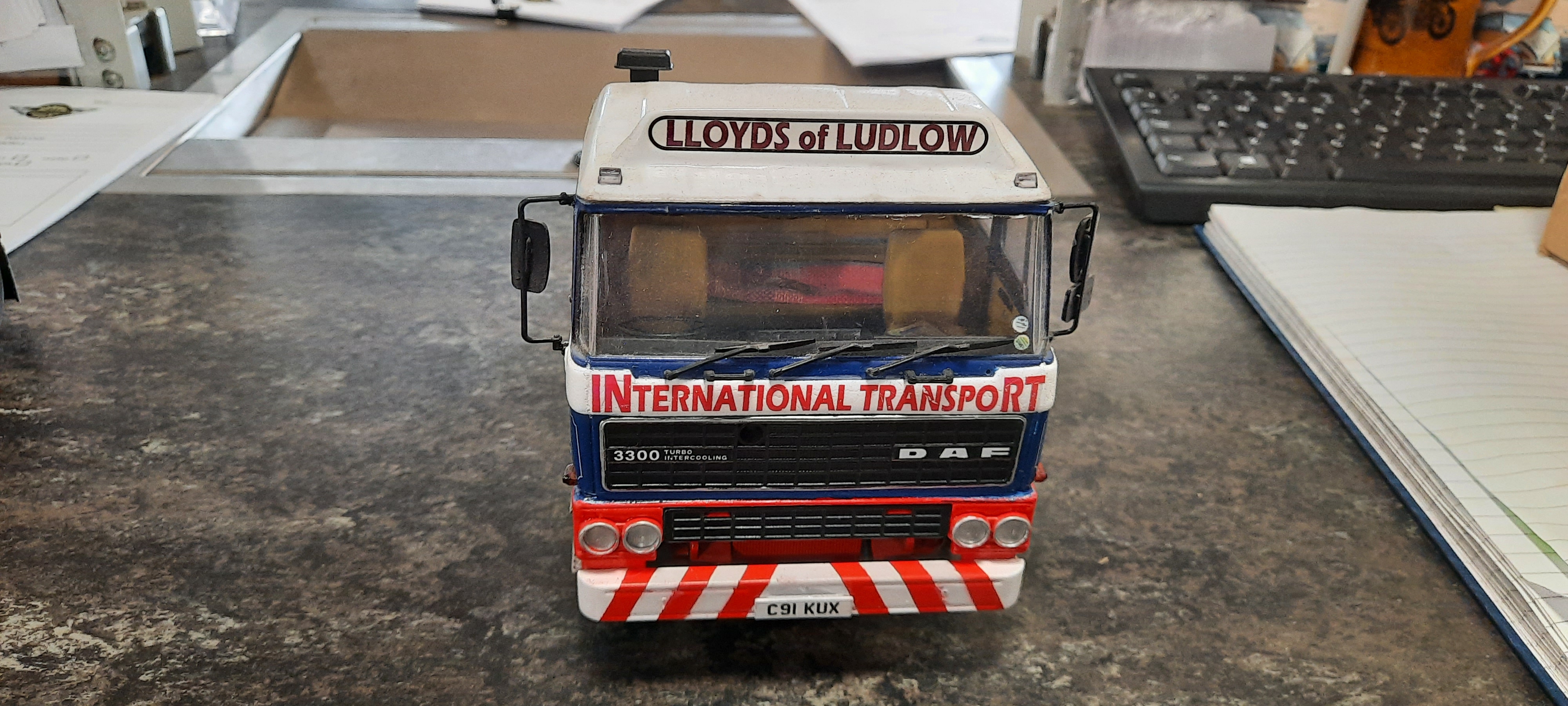 Lot 155 - LLOYDS DAF LORRY MODEL 1/24 SCALE
