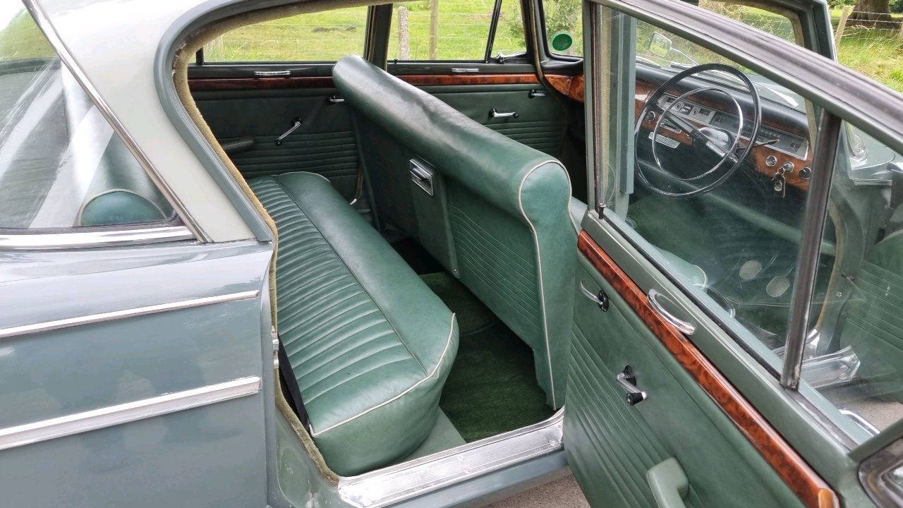 Lot 65 - 1962 SINGER VOGUE