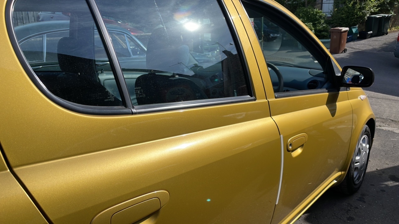 Lot 272 - 2001 TOYOTA YARIS GS