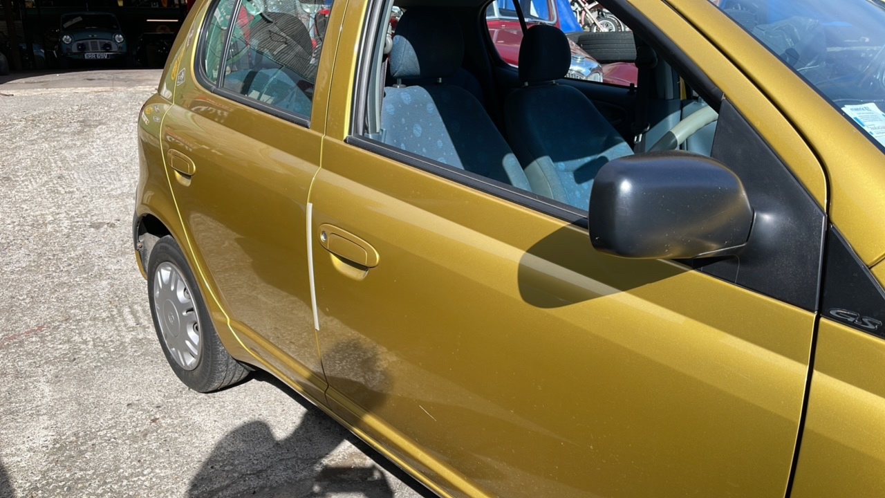 Lot 272 - 2001 TOYOTA YARIS GS