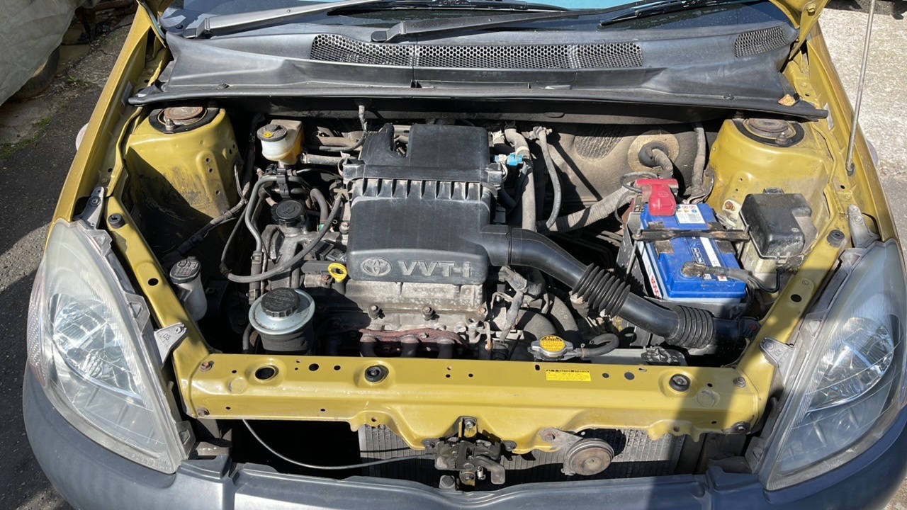 Lot 272 - 2001 TOYOTA YARIS GS