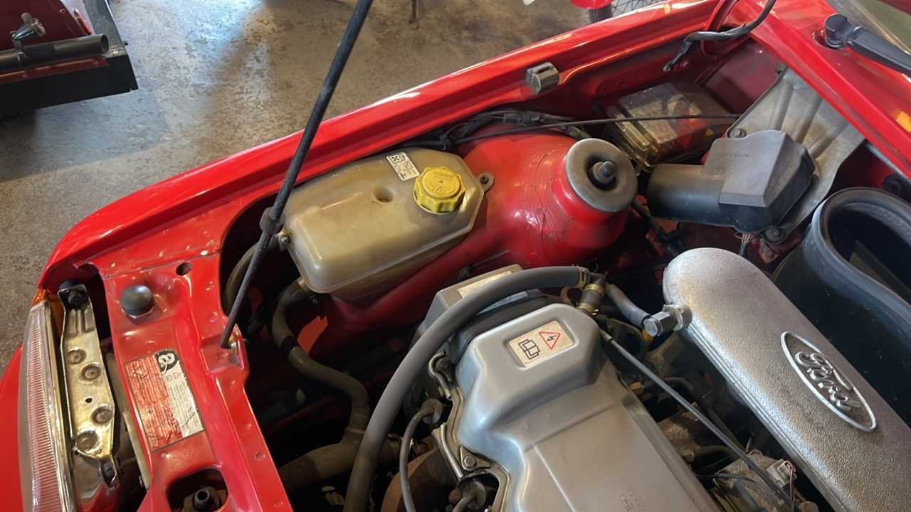 Lot 298 - 1989 FORD ESCORT XR3 INJ