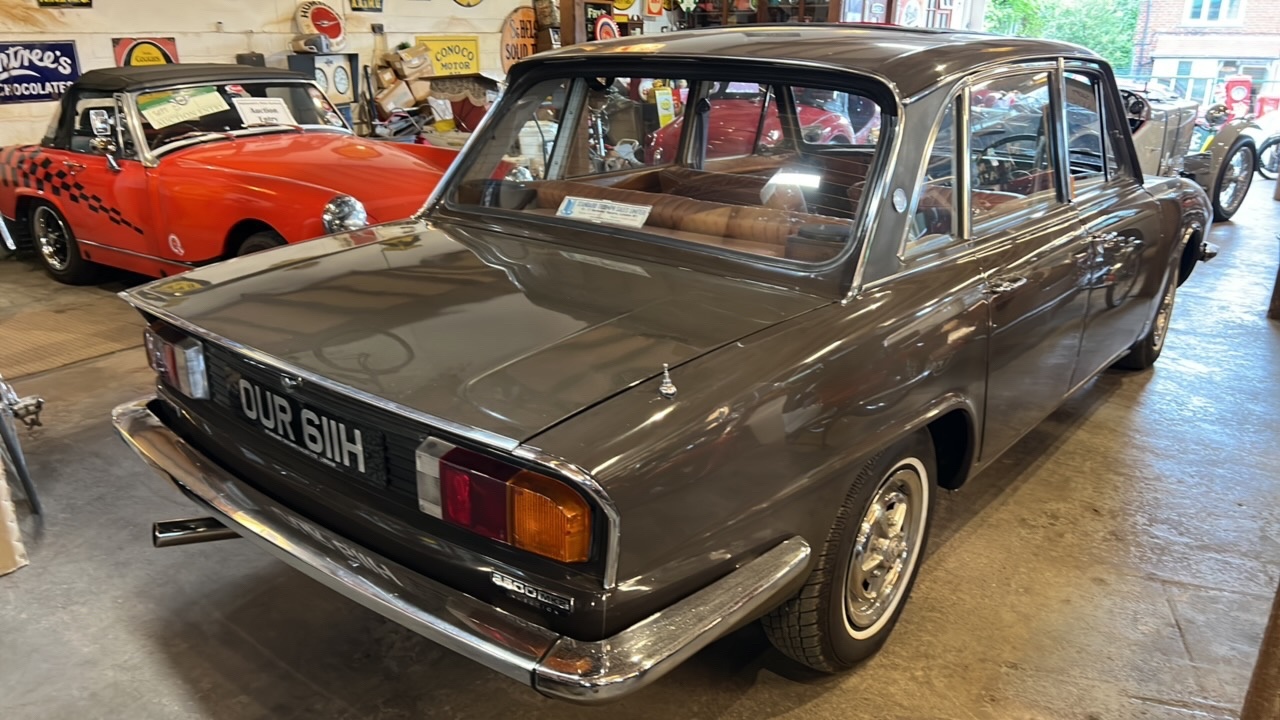 Lot 415 - 1970 TRIUMPH 2.5 PETROL INJECTION
