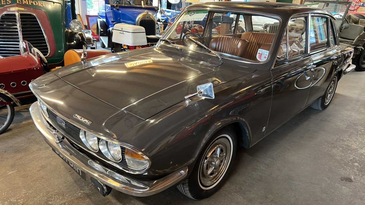 Lot 415 - 1970 TRIUMPH 2.5 PETROL INJECTION