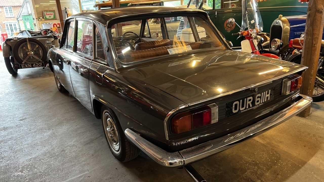 Lot 415 - 1970 TRIUMPH 2.5 PETROL INJECTION