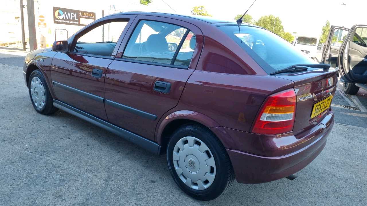 Lot 438 - 2003 VAUXHALL ASTRA CLUB 8V
