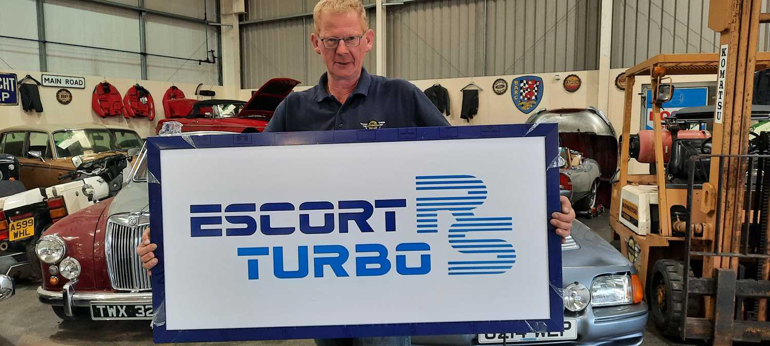 Lot 397 - ESCORT RS TURBO LIGHTBOX