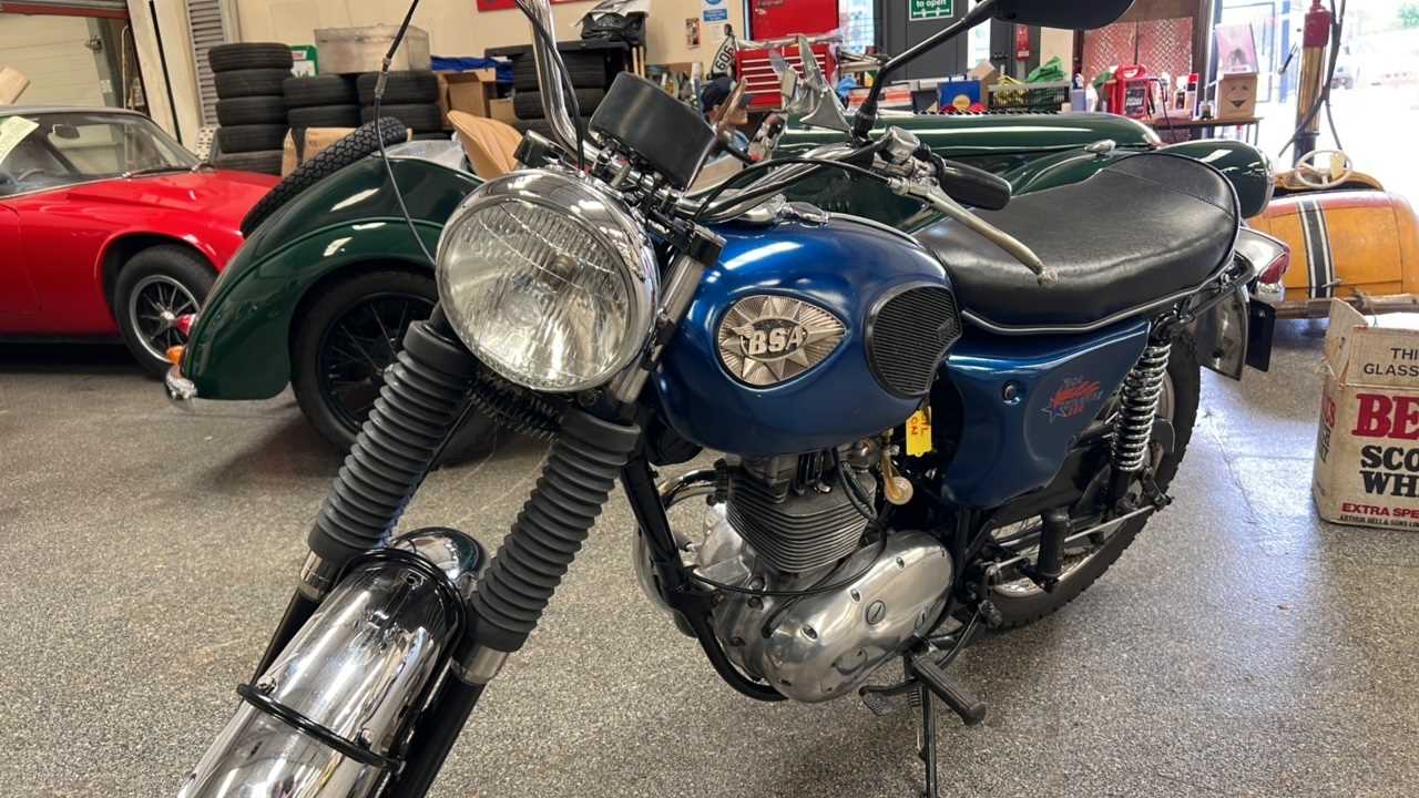 Lot 454 - 1970 BSA B25 STARFIRE