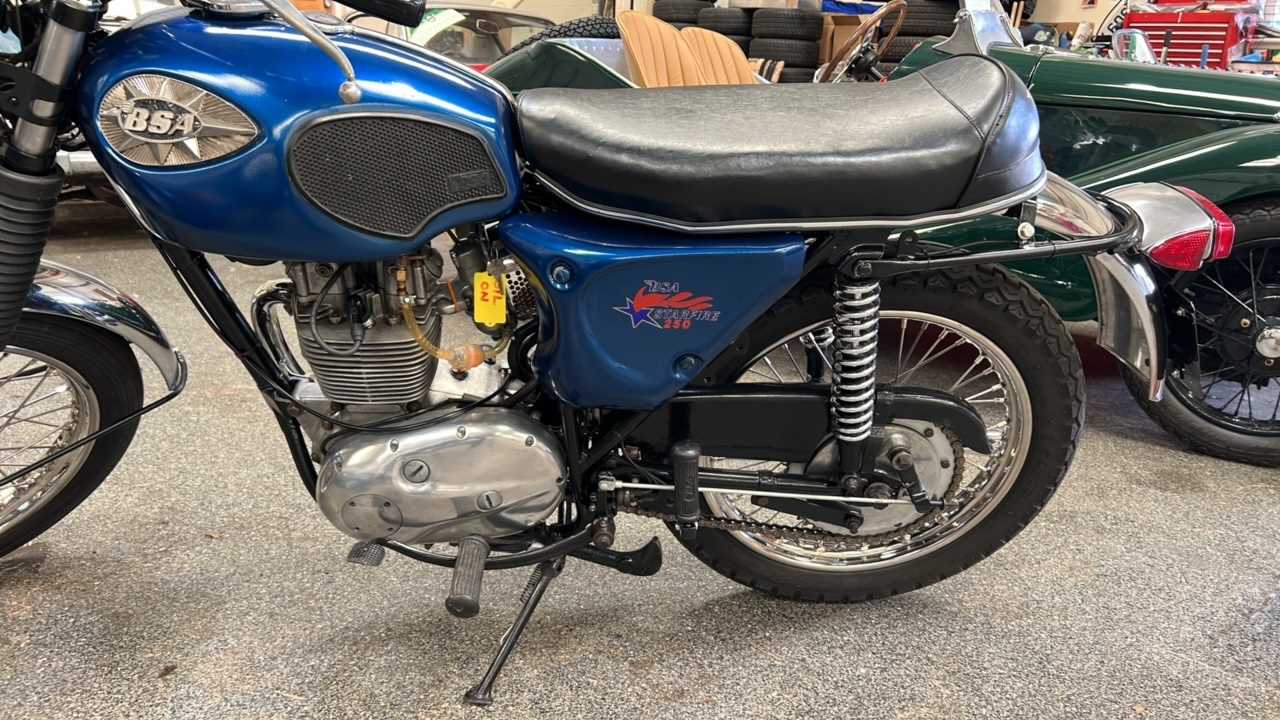 Lot 454 - 1970 BSA B25 STARFIRE