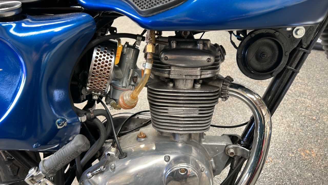 Lot 454 - 1970 BSA B25 STARFIRE