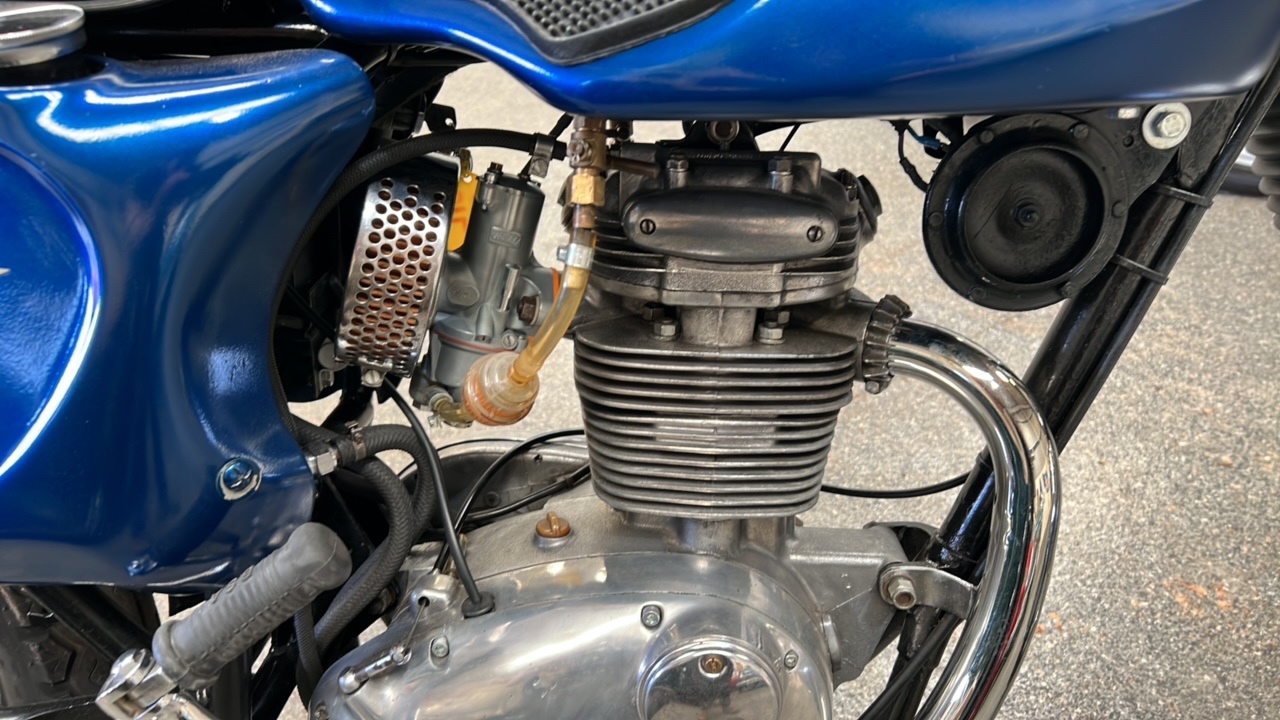 Lot 454 - 1970 BSA B25 STARFIRE