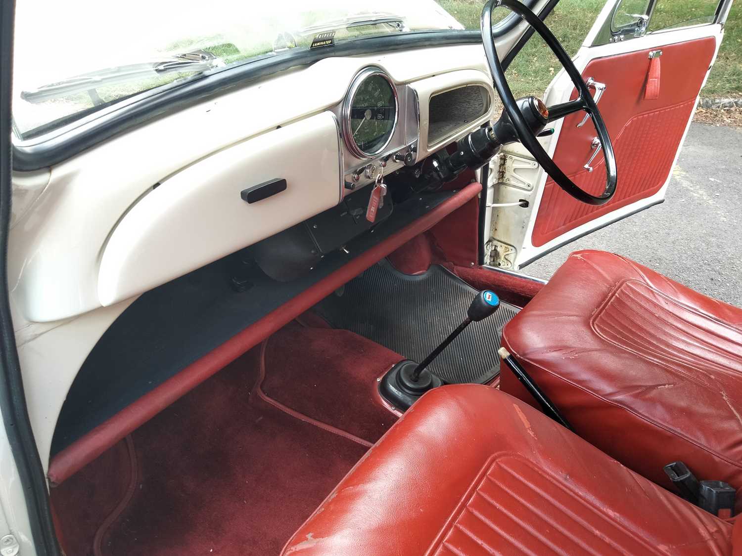 Lot 472 - 1968 MORRIS MINOR 1000 CONVERTIBLE