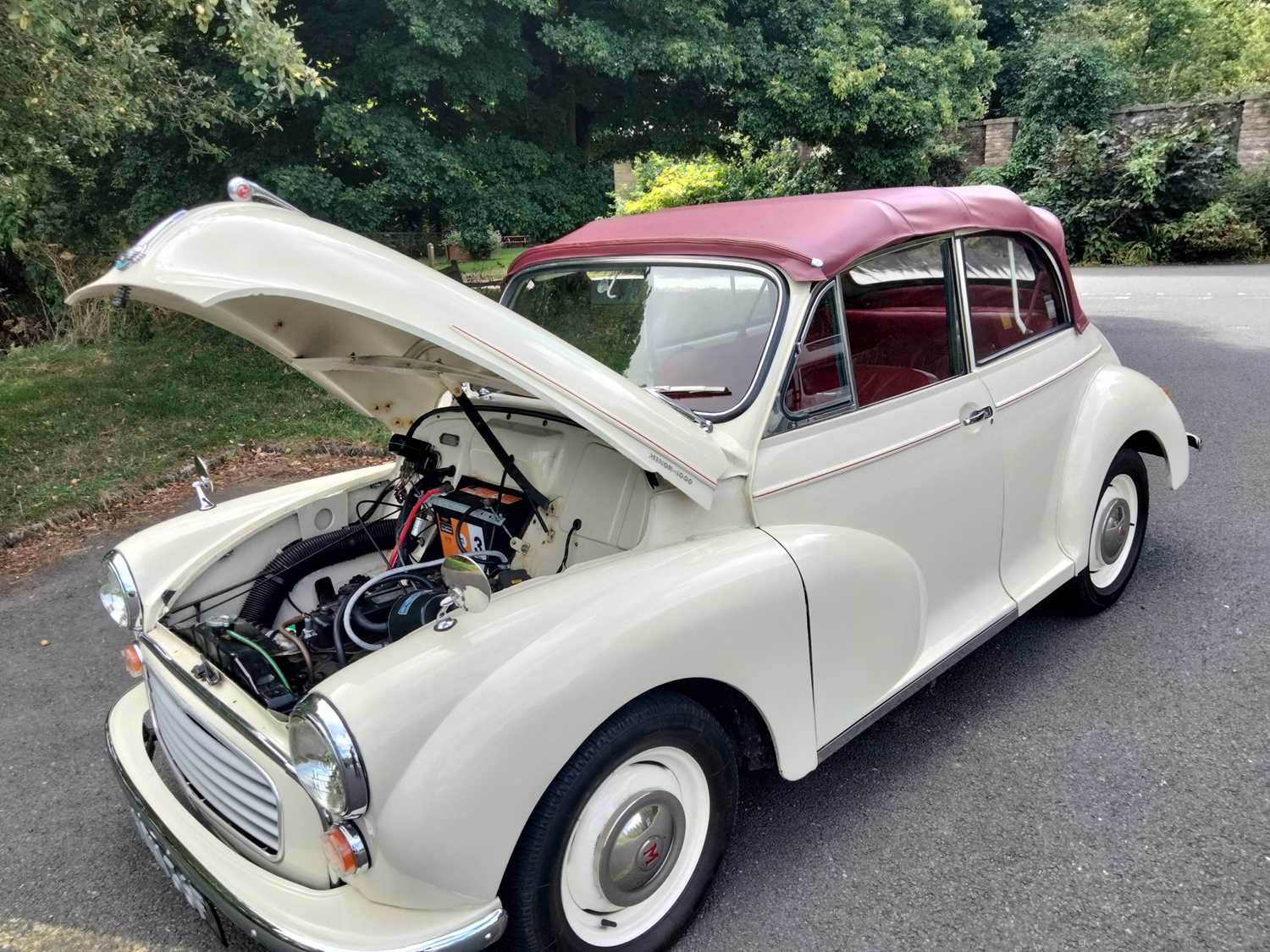 Lot 472 - 1968 MORRIS MINOR 1000 CONVERTIBLE