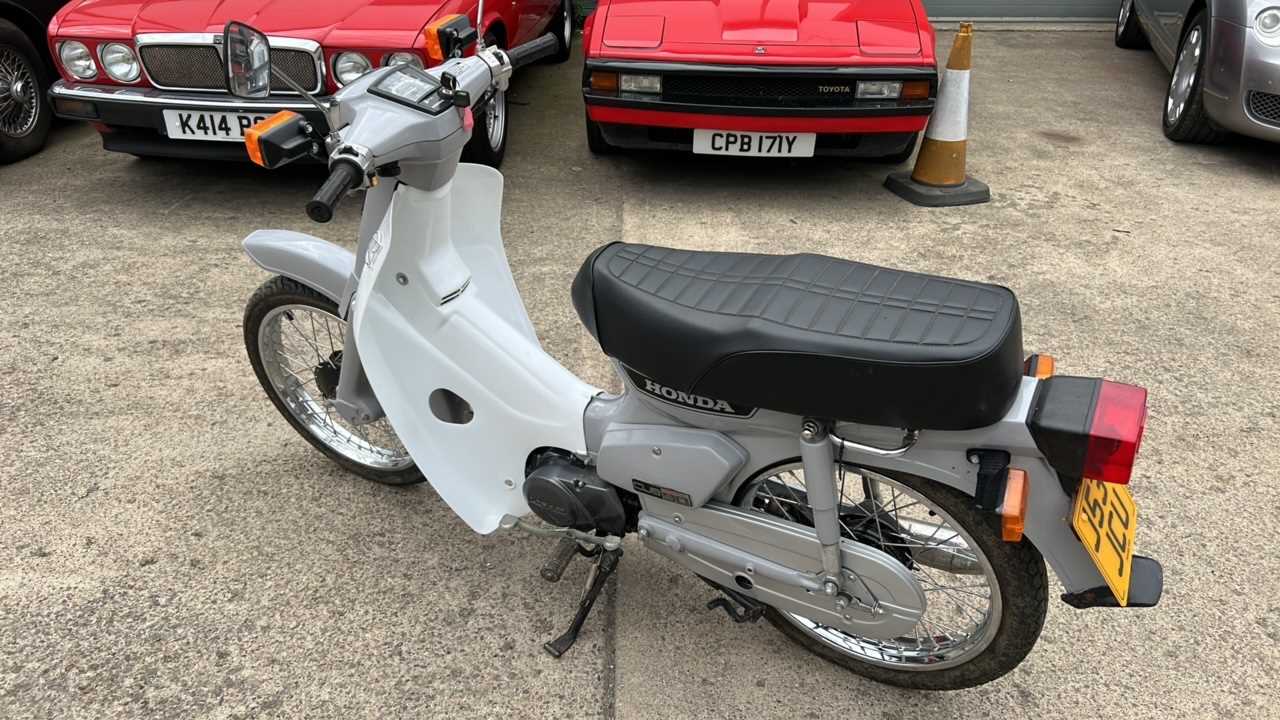 Lot 502 - 1991 HONDA C90