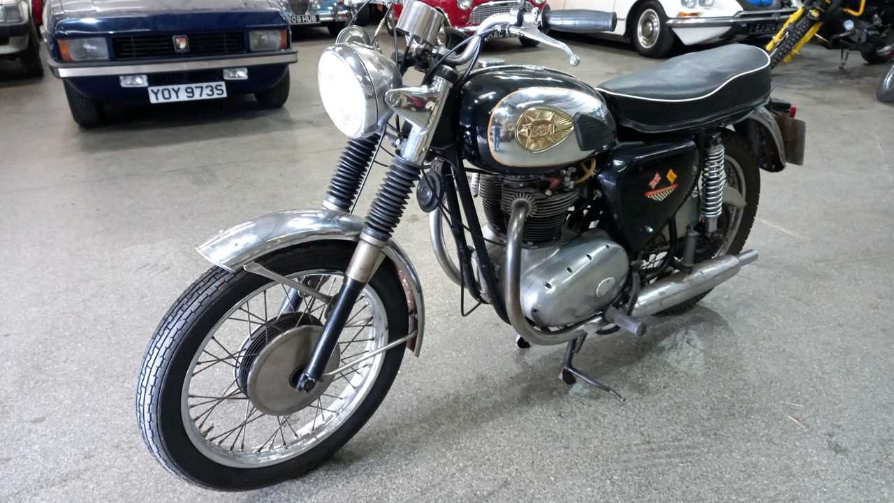 Lot 574 - 1963 BSA A65