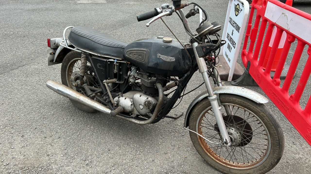 Lot 344 - 1976 TRIUMPH BONNEVILLE