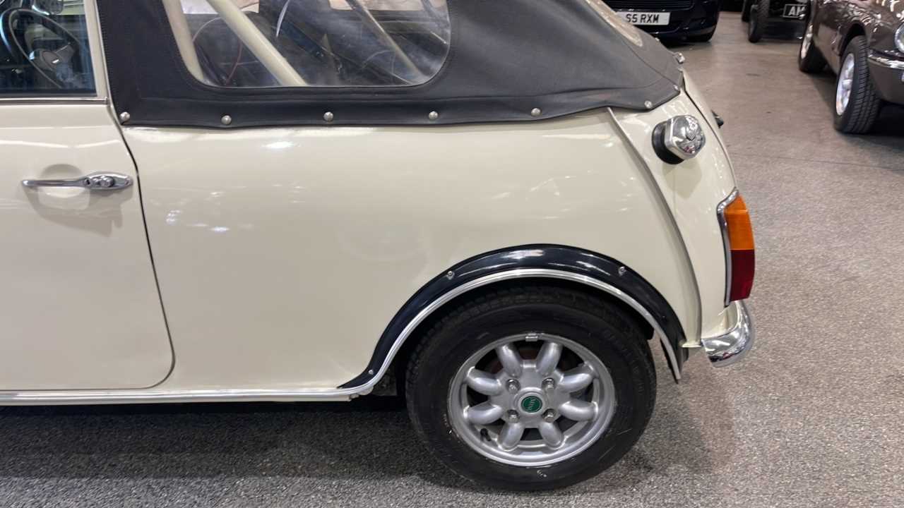 Lot 429 - 1971 LEYLAND CARS MINI 1000