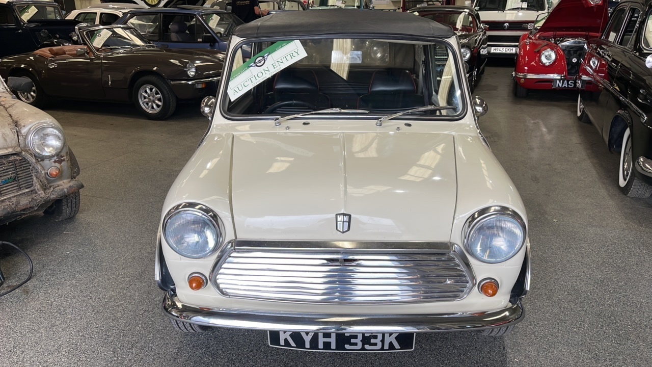 Lot 429 - 1971 LEYLAND CARS MINI 1000