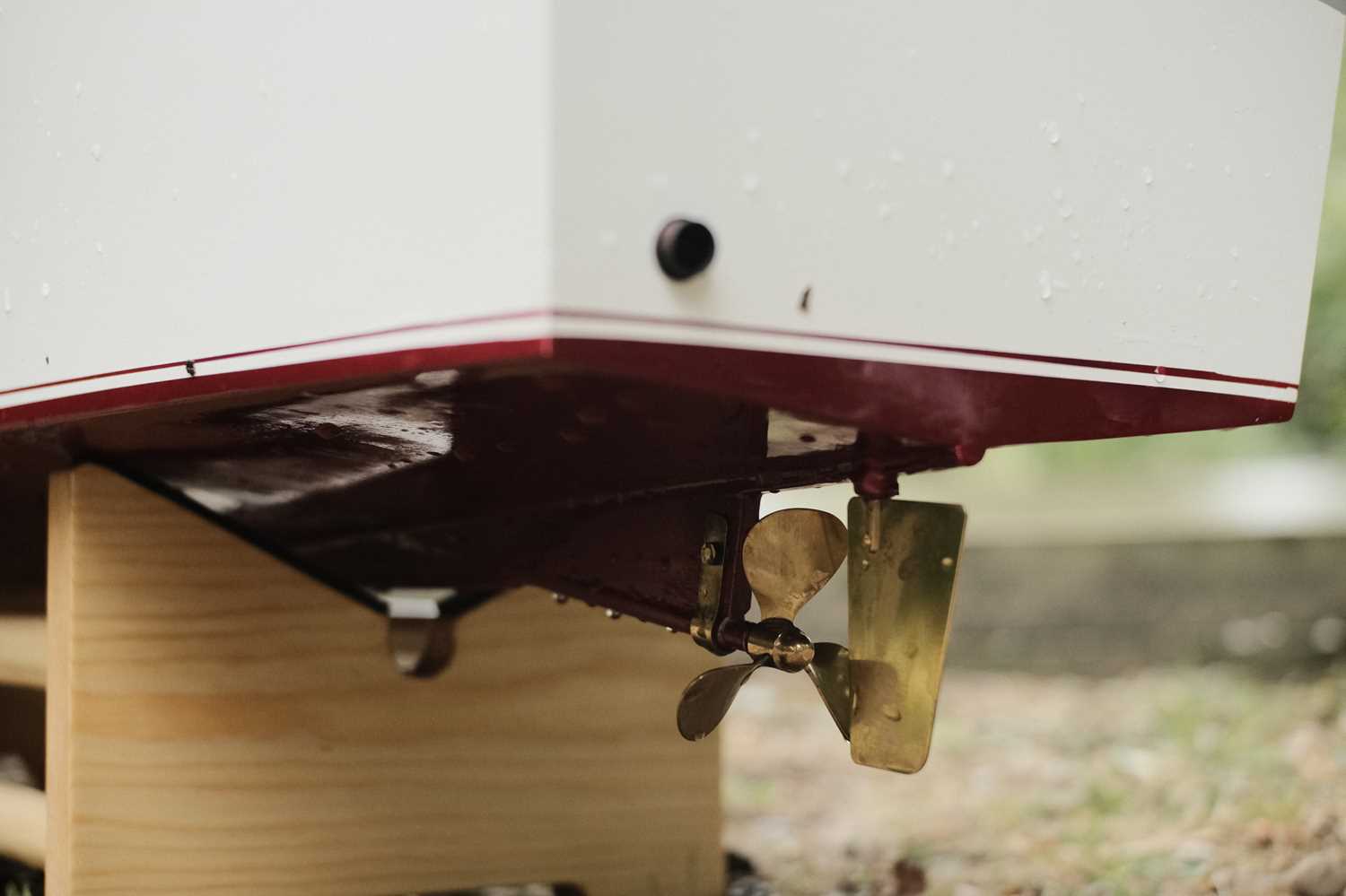 Lot 70 - 1960s RADIO CONTROLLED MODEL VINTAGE CABIN