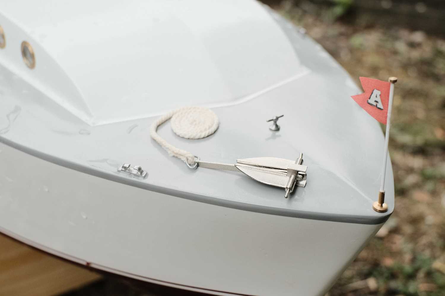 Lot 70 - 1960s RADIO CONTROLLED MODEL VINTAGE CABIN