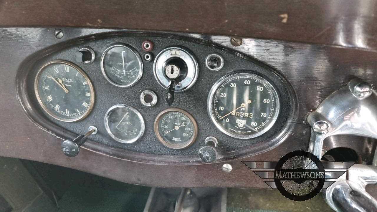 Lot 28 - 1935 MORRIS A 12/4