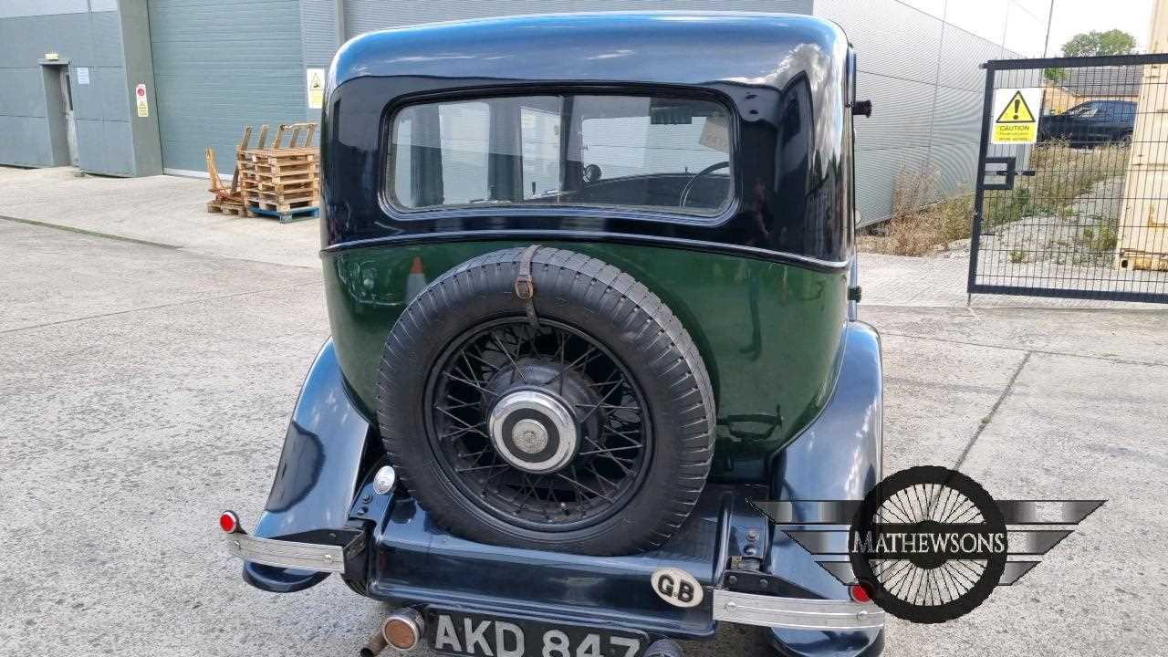 Lot 28 - 1935 MORRIS A 12/4