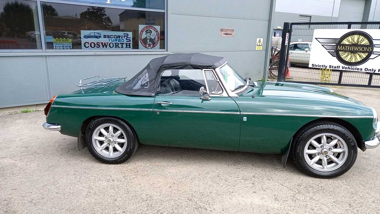 Lot 252 - 1972 MG B
