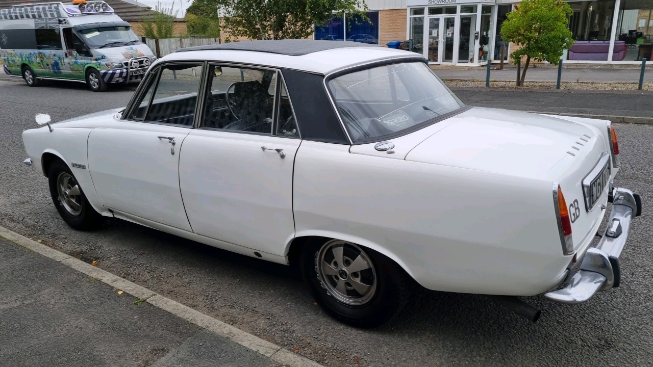 Lot 58 - 1968 ROVER P6 3.5