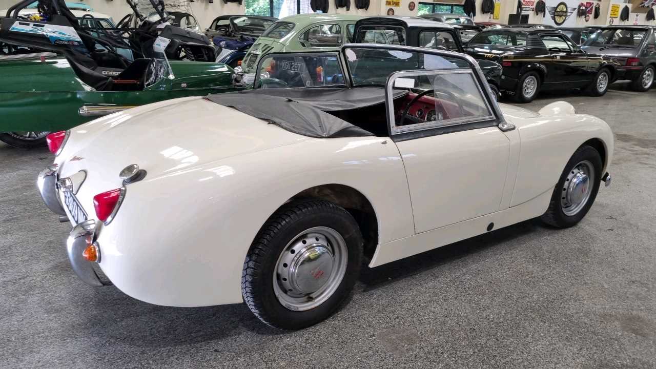 Lot 108 - 1961 AUSTIN HEALEY FROGEYE SPRITE