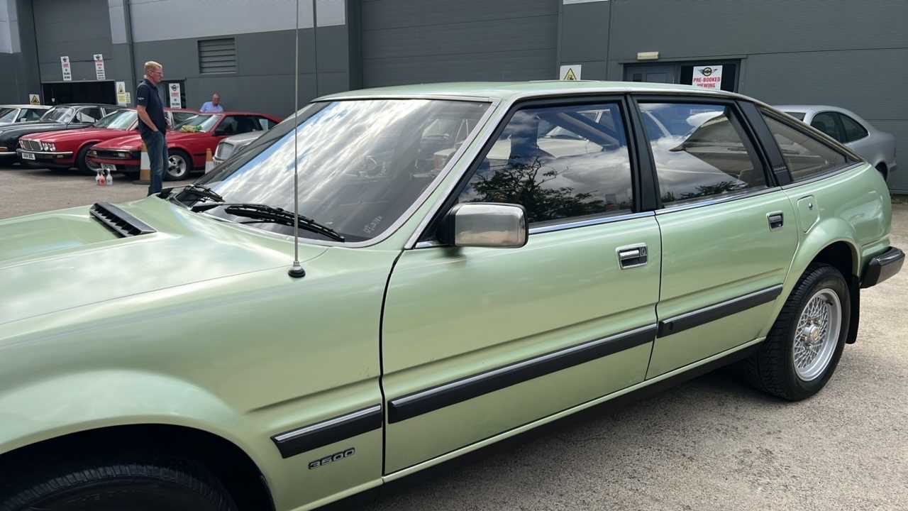 Lot 12 - 1983 ROVER SD1